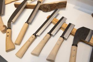 10 recommended outdoor hatchets [for chopping wood and bonfires in ...