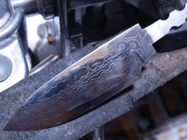 Use Damascus steel for your own knife! Introducing the features and ...