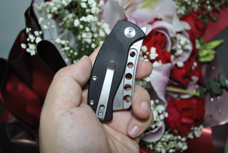Choosing the Perfect Pocket Clip for Your Knife: A Blend of ...